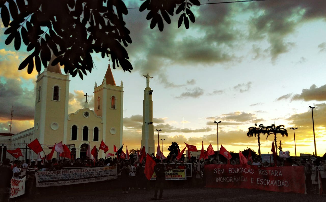 Sinprece participa de ato preparativo para Greve Geral - SINPRECE